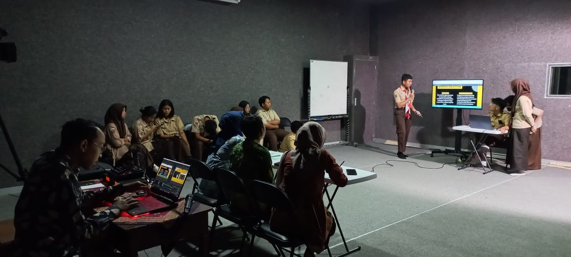 PRESENTASI PROJECT VARIETY SHOW KELAS XII BROADCASTING DAN FILM - SMK Negeri 7 Surakarta